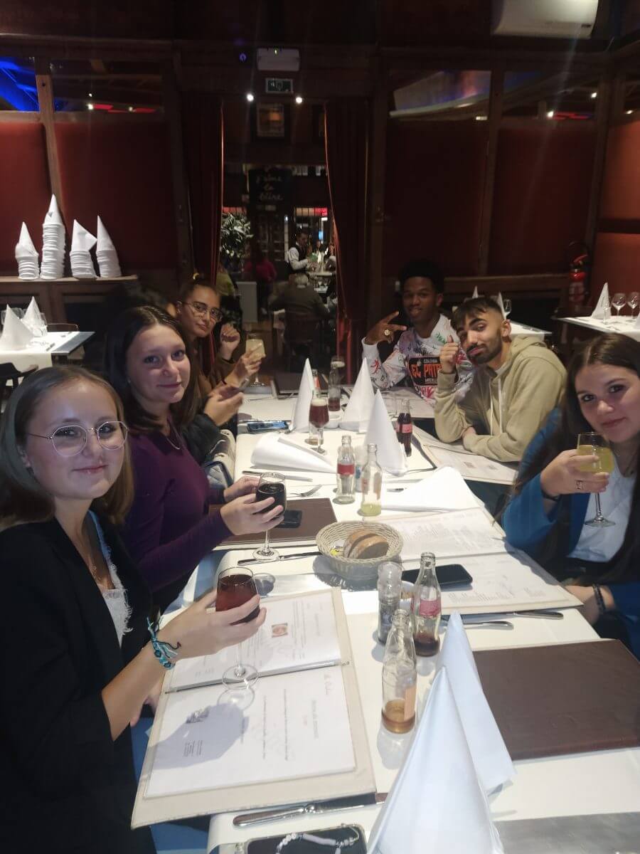 Soirée tuilage à Liège – Blog international du Lycée des Métiers ...